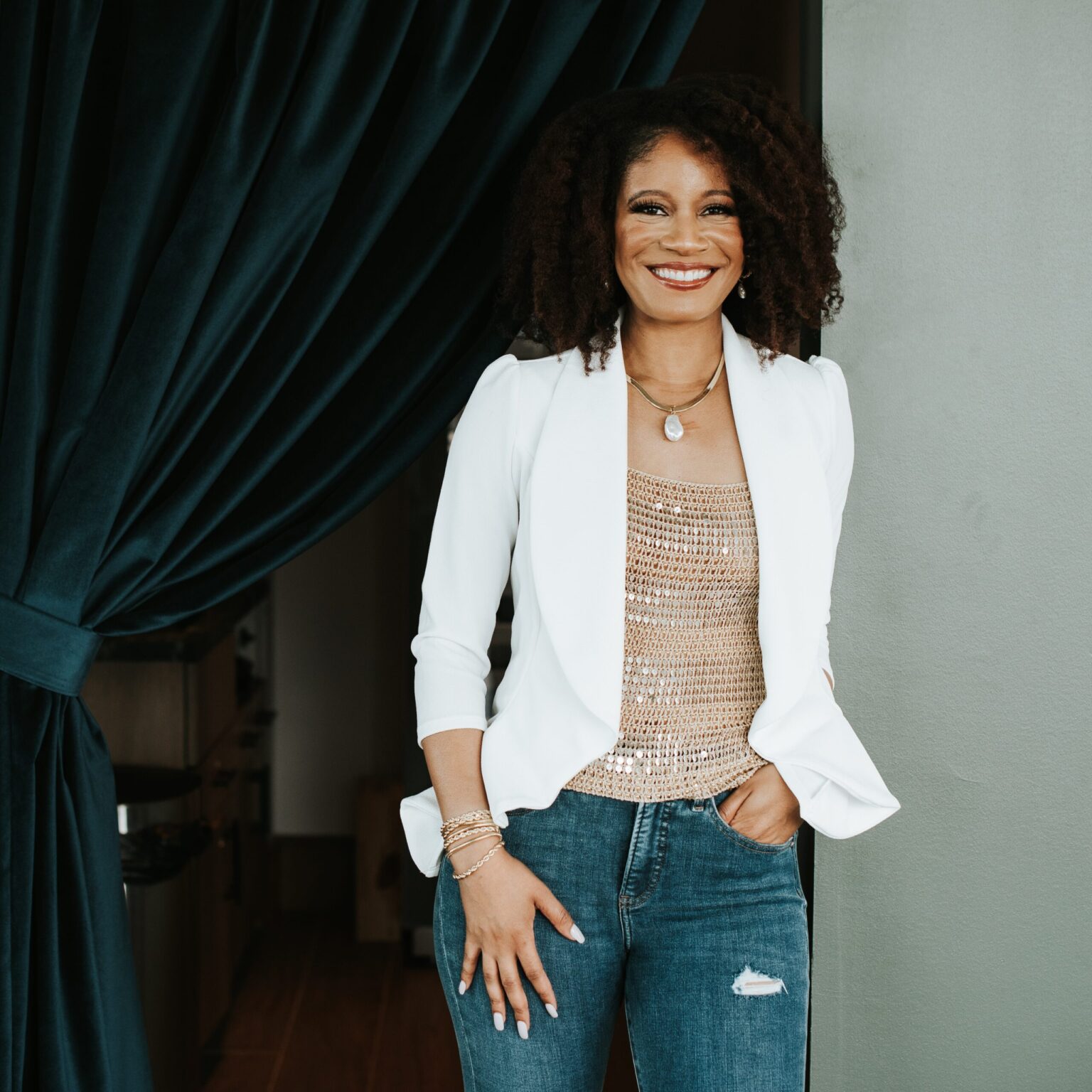 Tomeka Jones – Journalist ll Content Creator ll Philanthropist